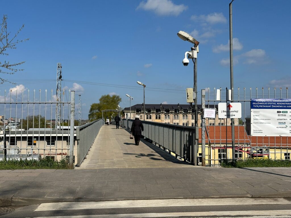 Stoties pėsčiųjų viadukas - finished - Citify